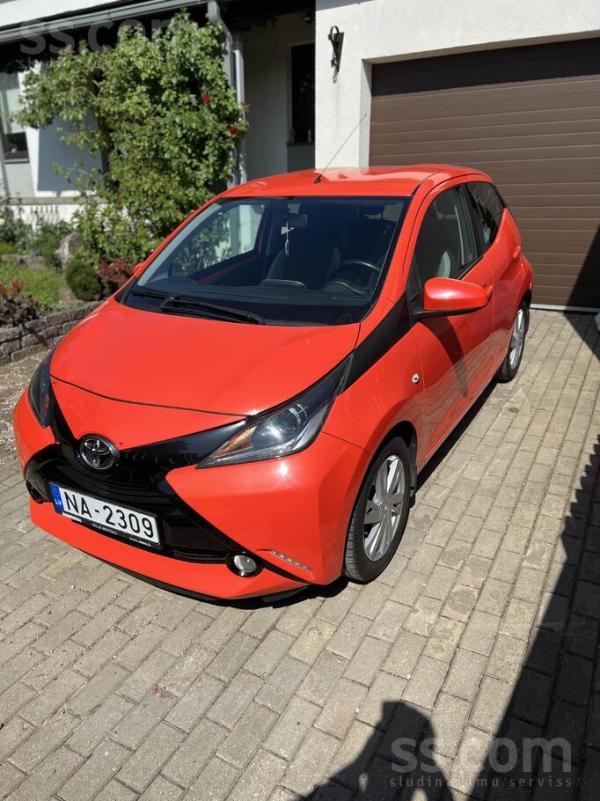 Orange Toyota Aygo 2017 in Riga, with an engine capacity of 1.00 L and mileage of 49 thousand km for 3200 €, photo 5 on AUTOMOTO.COM.LV