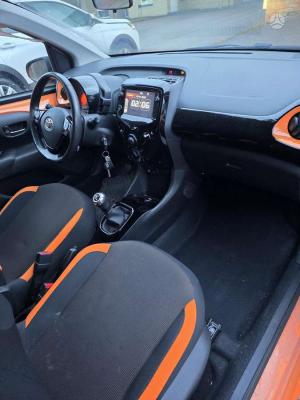 Orange Toyota Aygo 2019 in Anyksciai, with an engine capacity of 1.00 L and mileage of 59 thousand km for 4600 €, photo 2 on AUTOMOTO.COM.LV