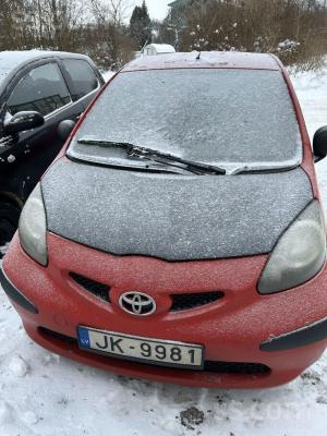 Sarkans Toyota Aygo 2006 Rīga, ar dzinēja tilpumu 1.00 L un nobraukumu 178 tūkst. km par 1200 €, foto 2 vietnē AUTOMOTO.COM.LV