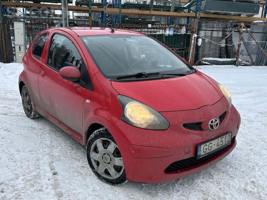 Red Toyota Aygo 2006 in Riga, with an engine capacity of 1.00 L and mileage of 0 thousand km for 690 €, photo 2 on AUTOMOTO.COM.LV