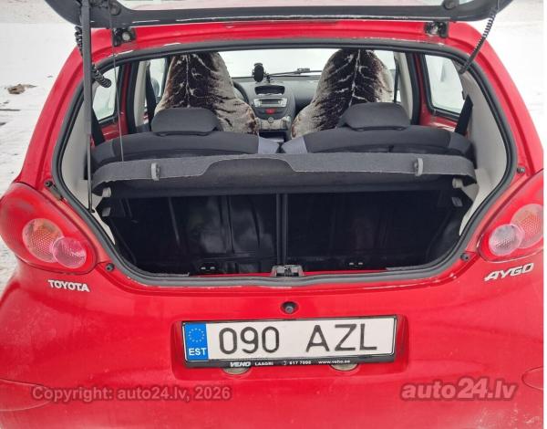 Sarkans Toyota Aygo 2006 Tallina, ar dzinēja tilpumu 1.00 L un nobraukumu 179 tūkst. km par 1800 €, foto 9 vietnē AUTOMOTO.COM.LV