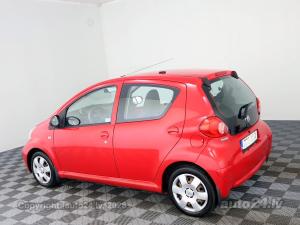 Sarkans Toyota Aygo 2006 Tallina, ar dzinēja tilpumu 1.00 L un nobraukumu 205 tūkst. km par 1099 €, foto 5 vietnē AUTOMOTO.COM.LV