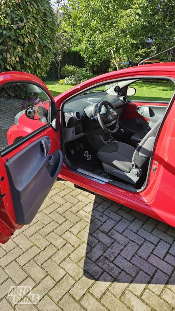 Sarkans Toyota Aygo 2007 Kauņa, ar dzinēja tilpumu 1.00 L un nobraukumu 212 tūkst. km par 1350 €, foto 10 vietnē AUTOMOTO.COM.LV