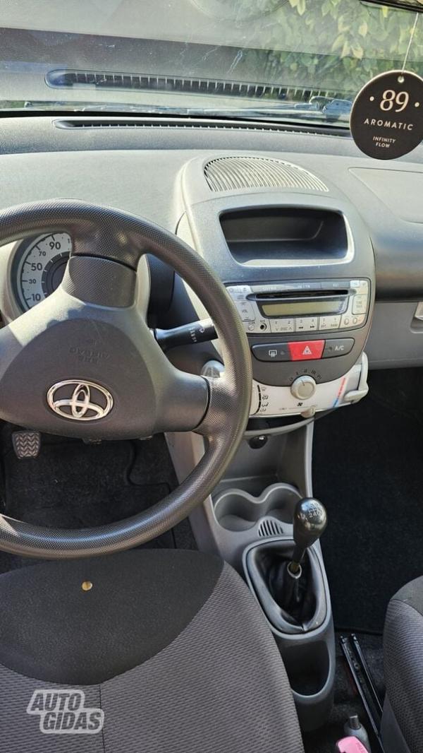 Sarkans Toyota Aygo 2007 Kauņa, ar dzinēja tilpumu 1.00 L un nobraukumu 212 tūkst. km par 1350 €, foto 11 vietnē AUTOMOTO.COM.LV