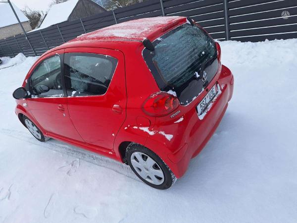 Sarkans Toyota Aygo 2009 Marijampole, ar dzinēja tilpumu 1.00 L un nobraukumu 162 tūkst. km par 1650 €, foto 3 vietnē AUTOMOTO.COM.LV