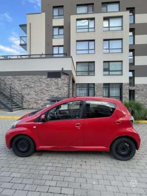 Red Toyota Aygo 2010 in Vilnius, with an engine capacity of 0.00 L and mileage of 128 thousand km for 1500 €, photo 3 on AUTOMOTO.COM.LV