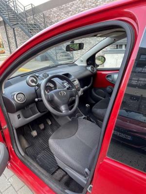 Red Toyota Aygo 2010 in Vilnius, with an engine capacity of 0.00 L and mileage of 128 thousand km for 1500 €, photo 8 on AUTOMOTO.COM.LV