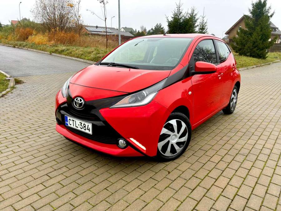 Sarkans Toyota Aygo 2015 Klaipėda, ar dzinēja tilpumu 1.00 L un nobraukumu 140 tūkst. km par 5150 €, foto 1 vietnē AUTOMOTO.COM.LV