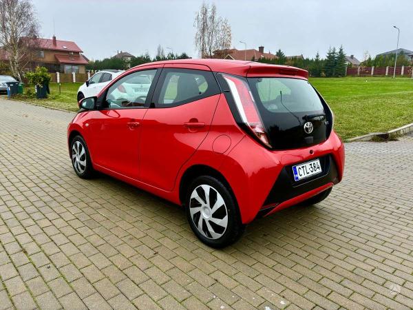 Sarkans Toyota Aygo 2015 Klaipėda, ar dzinēja tilpumu 1.00 L un nobraukumu 140 tūkst. km par 5150 €, foto 4 vietnē AUTOMOTO.COM.LV