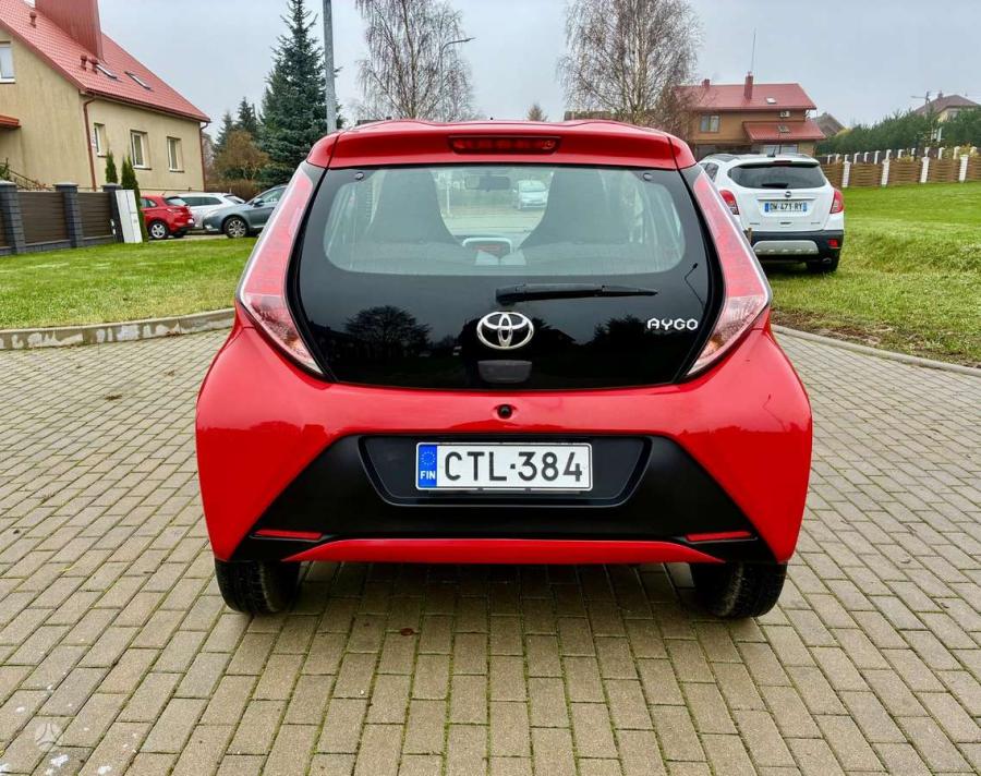 Sarkans Toyota Aygo 2015 Klaipėda, ar dzinēja tilpumu 1.00 L un nobraukumu 140 tūkst. km par 5150 €, foto 5 vietnē AUTOMOTO.COM.LV