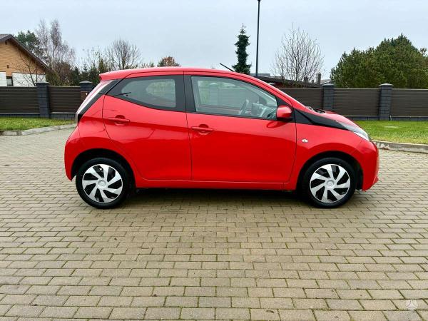 Sarkans Toyota Aygo 2015 Klaipėda, ar dzinēja tilpumu 1.00 L un nobraukumu 140 tūkst. km par 5150 €, foto 8 vietnē AUTOMOTO.COM.LV
