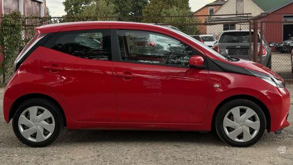 Toyota Aygo 2015 UkmergÄ vietnÄ Sarkans Toyota Aygo 2015 UkmergÄ, ar dzinÄja tilpumu 1.00 L un nobraukumu 164 tÅ«kst. km par 5500 ā¬, foto 6 vietnÄ AUTOMOTO.COM.LV