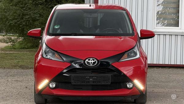 Toyota Aygo 2015 UkmergÄ vietnÄ Sarkans Toyota Aygo 2015 UkmergÄ, ar dzinÄja tilpumu 1.00 L un nobraukumu 164 tÅ«kst. km par 5500 ā¬, foto 9 vietnÄ AUTOMOTO.COM.LV