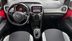 Red Toyota Aygo 2015 in Ukmerge, with an engine capacity of 1.00 L and mileage of 164 thousand km for 5500 €, photo 13 on AUTOMOTO.COM.LV
