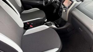 Red Toyota Aygo 2015 in Ukmerge, with an engine capacity of 1.00 L and mileage of 164 thousand km for 5500 €, photo 15 on AUTOMOTO.COM.LV
