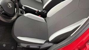 Red Toyota Aygo 2015 in Ukmerge, with an engine capacity of 1.00 L and mileage of 164 thousand km for 5500 €, photo 20 on AUTOMOTO.COM.LV