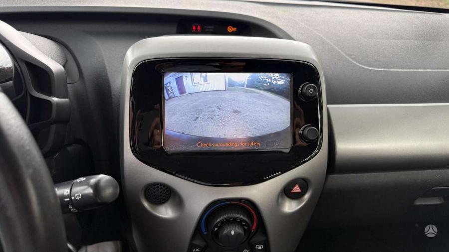 Red Toyota Aygo 2015 in Ukmerge, with an engine capacity of 1.00 L and mileage of 164 thousand km for 5500 €, photo 24 on AUTOMOTO.COM.LV
