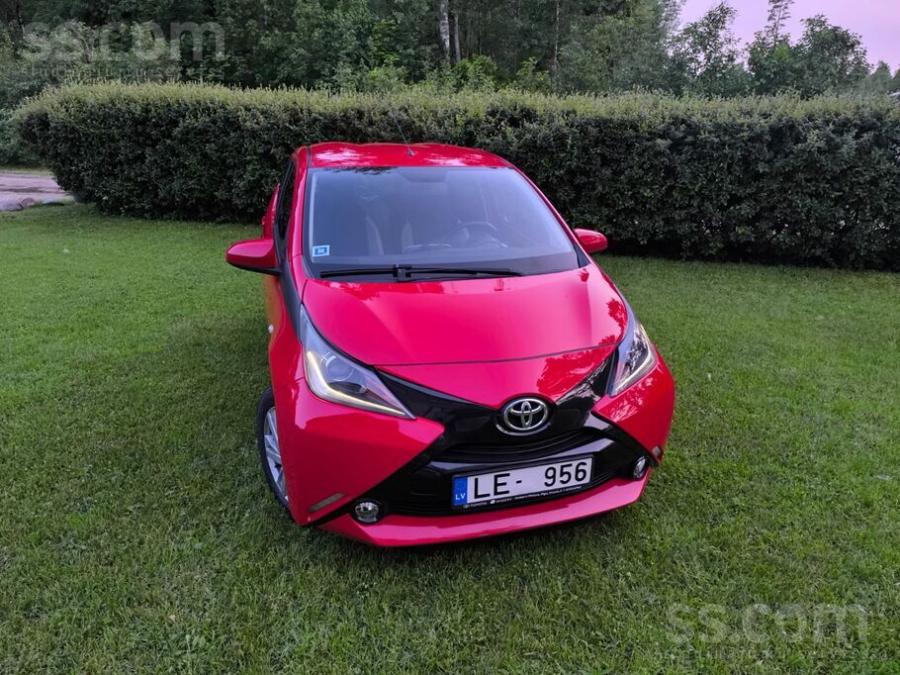 Red Toyota Aygo 2018 in Riga, with an engine capacity of 1.00 L and mileage of 225 thousand km for 5155 €, photo 2 on AUTOMOTO.COM.LV