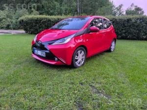 Red Toyota Aygo 2018 in Riga, with an engine capacity of 1.00 L and mileage of 225 thousand km for 5155 €, photo 3 on AUTOMOTO.COM.LV