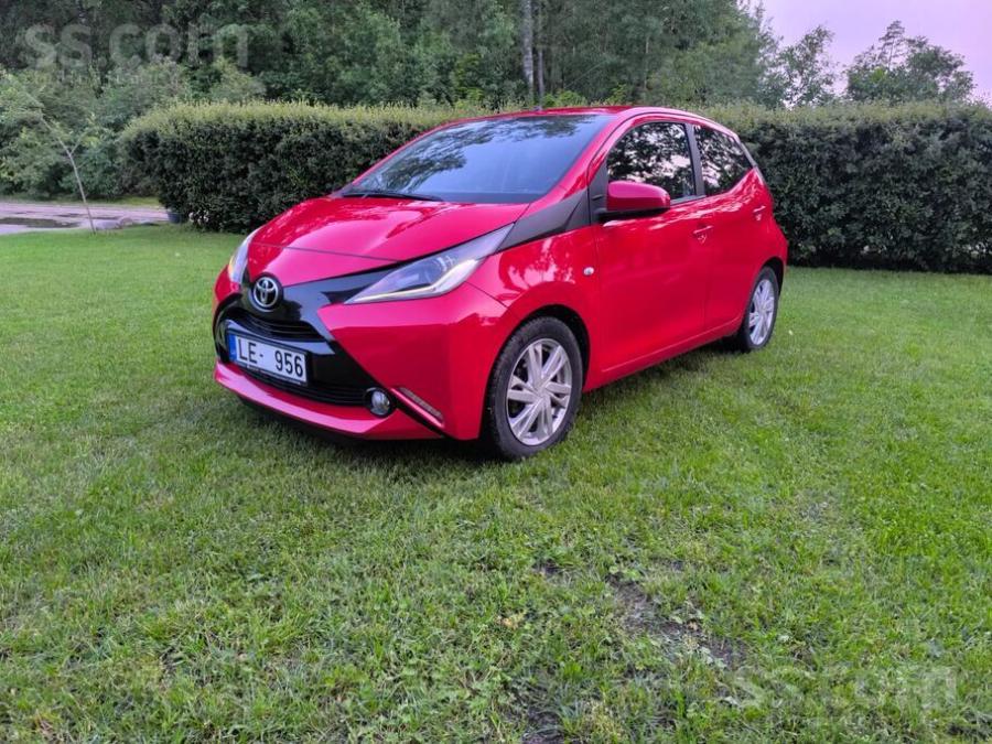 Red Toyota Aygo 2018 in Riga, with an engine capacity of 1.00 L and mileage of 225 thousand km for 5155 €, photo 3 on AUTOMOTO.COM.LV