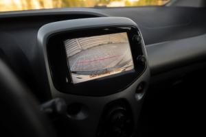 Красный Тойота Айго 2018 в Рига, объемом двигателя 1.00 л и пробегом 225 тыс. км за 5800 €, фото 16 на AUTOMOTO.COM.LV