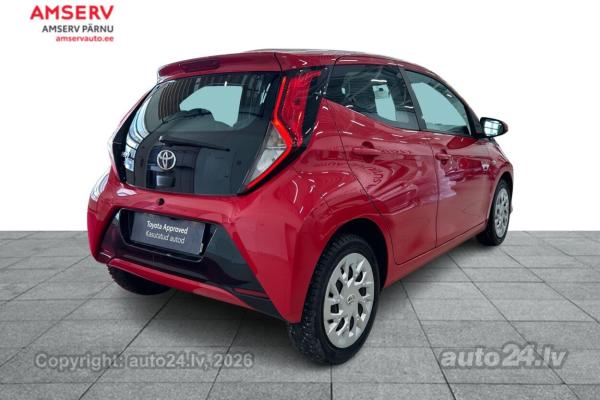 Sarkans Toyota Aygo 2019 Pērnava, ar dzinēja tilpumu 1.00 L un nobraukumu 70 tūkst. km par 7550 €, foto 2 vietnē AUTOMOTO.COM.LV