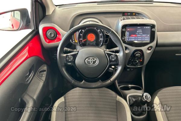 Sarkans Toyota Aygo 2019 Pērnava, ar dzinēja tilpumu 1.00 L un nobraukumu 70 tūkst. km par 7550 €, foto 9 vietnē AUTOMOTO.COM.LV