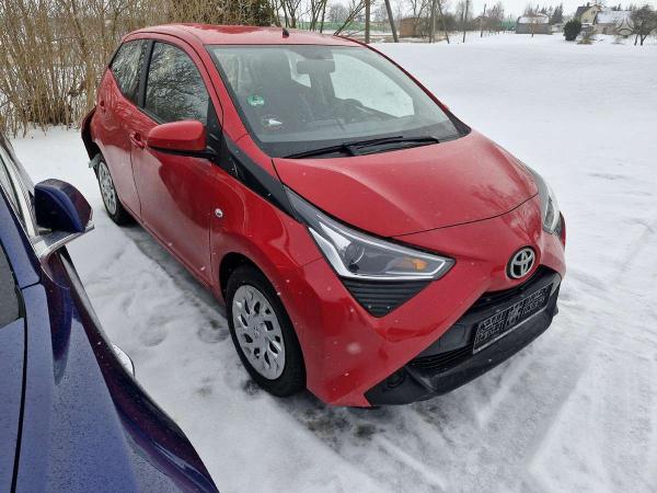 Sarkans Toyota Aygo 2019 Marijampole, ar dzinēja tilpumu 1.00 L un nobraukumu 240 tūkst. km par 3300 €, foto 3 vietnē AUTOMOTO.COM.LV