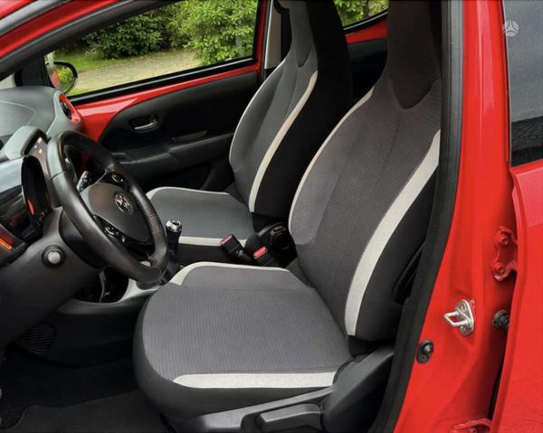 Sarkans Toyota Aygo 2021 Viļņa, ar dzinēja tilpumu 1.00 L un nobraukumu 38 tūkst. km par 6999 €, foto 3 vietnē AUTOMOTO.COM.LV