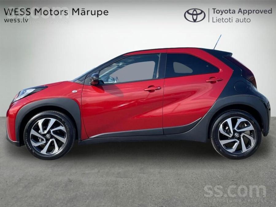 Sarkans Toyota Aygo 2024 Rīga, ar dzinēja tilpumu 1.00 L un nobraukumu 12 tūkst. km par 16990 €, foto 4 vietnē AUTOMOTO.COM.LV
