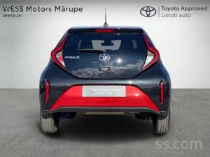 Sarkans Toyota Aygo 2024 Rīga, ar dzinēja tilpumu 1.00 L un nobraukumu 12 tūkst. km par 16990 €, foto 5 vietnē AUTOMOTO.COM.LV