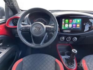 Sarkans Toyota Aygo 2024 Rīga, ar dzinēja tilpumu 1.00 L un nobraukumu 12 tūkst. km par 16990 €, foto 10 vietnē AUTOMOTO.COM.LV