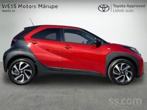 Sarkans Toyota Aygo 2024 Rīga, ar dzinēja tilpumu 1.00 L un nobraukumu 12 tūkst. km par 16990 €, foto 17 vietnē AUTOMOTO.COM.LV