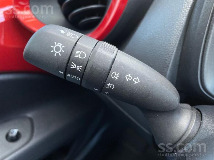 Sarkans Toyota Aygo 2024 Rīga, ar dzinēja tilpumu 1.00 L un nobraukumu 12 tūkst. km par 16990 €, foto 24 vietnē AUTOMOTO.COM.LV