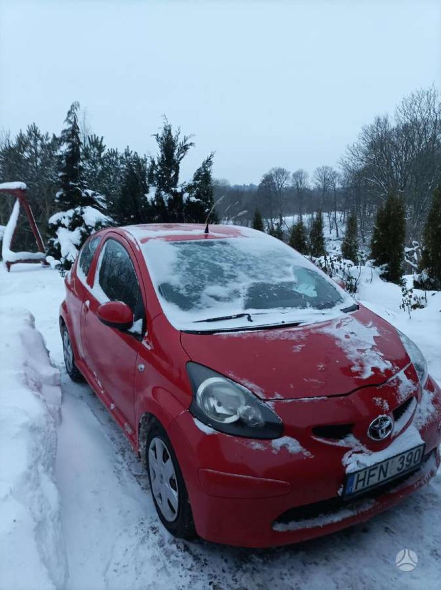 Sarkans Toyota Aygo 2007 Mažeikiai, ar dzinēja tilpumu 1.00 L un nobraukumu 185 tūkst. km par 1200 €, foto 5 vietnē AUTOMOTO.COM.LV