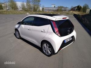 Balts Toyota Aygo 2016 Tallina, ar dzinēja tilpumu 1.00 L un nobraukumu 152 tūkst. km par 10990 €, foto 8 vietnē AUTOMOTO.COM.LV