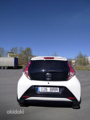 Balts Toyota Aygo 2016 Tallina, ar dzinēja tilpumu 1.00 L un nobraukumu 152 tūkst. km par 10990 €, foto 10 vietnē AUTOMOTO.COM.LV