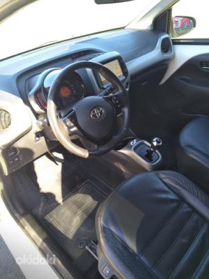 Balts Toyota Aygo 2016 Tallina, ar dzinēja tilpumu 1.00 L un nobraukumu 152 tūkst. km par 10990 €, foto 11 vietnē AUTOMOTO.COM.LV