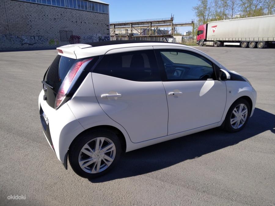 Balts Toyota Aygo 2016 Tallina, ar dzinēja tilpumu 1.00 L un nobraukumu 152 tūkst. km par 10990 €, foto 14 vietnē AUTOMOTO.COM.LV