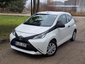 Balts Toyota Aygo 2015 Mažeikiai, ar dzinēja tilpumu 1.00 L un nobraukumu 208 tūkst. km par 2850 €, foto  vietnē AUTOMOTO.COM.LV