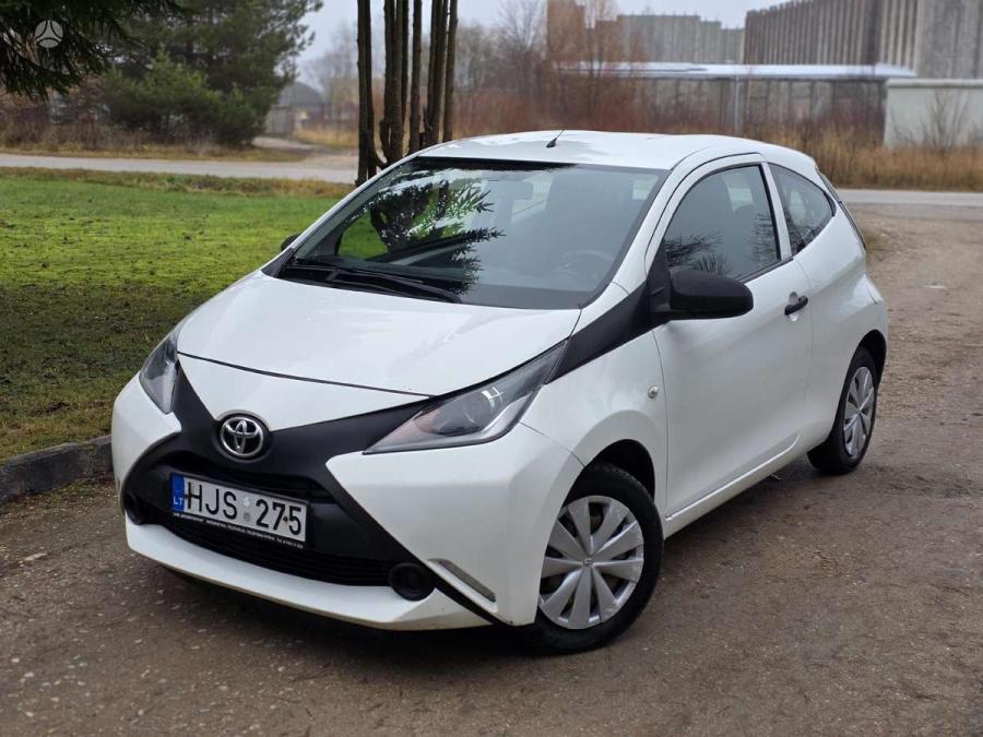 Balts Toyota Aygo 2015 Mažeikiai, ar dzinēja tilpumu 1.00 L un nobraukumu 208 tūkst. km par 2850 €, foto 1 vietnē AUTOMOTO.COM.LV