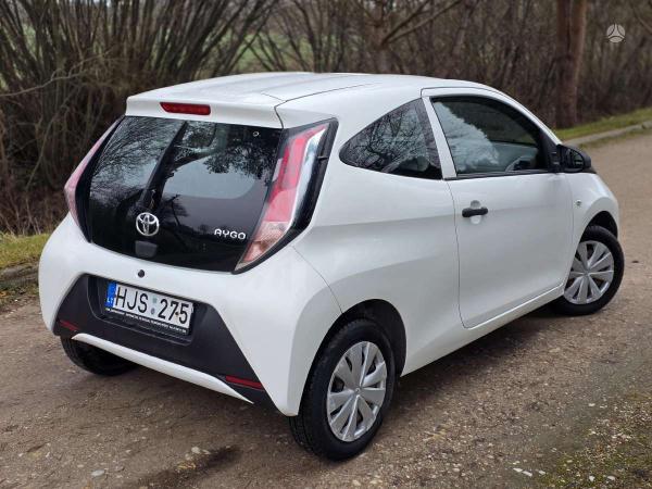 Balts Toyota Aygo 2015 Mažeikiai, ar dzinēja tilpumu 1.00 L un nobraukumu 208 tūkst. km par 2850 €, foto 2 vietnē AUTOMOTO.COM.LV