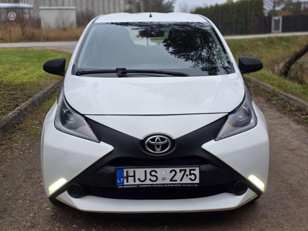 Balts Toyota Aygo 2015 Mažeikiai, ar dzinēja tilpumu 1.00 L un nobraukumu 208 tūkst. km par 2850 €, foto 5 vietnē AUTOMOTO.COM.LV
