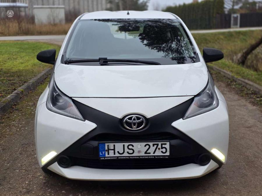 Balts Toyota Aygo 2015 Mažeikiai, ar dzinēja tilpumu 1.00 L un nobraukumu 208 tūkst. km par 2850 €, foto 5 vietnē AUTOMOTO.COM.LV