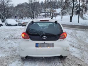Balts Toyota Aygo 2007 Viļņa, ar dzinēja tilpumu 1.00 L un nobraukumu 182 tūkst. km par 1650 €, foto 5 vietnē AUTOMOTO.COM.LV