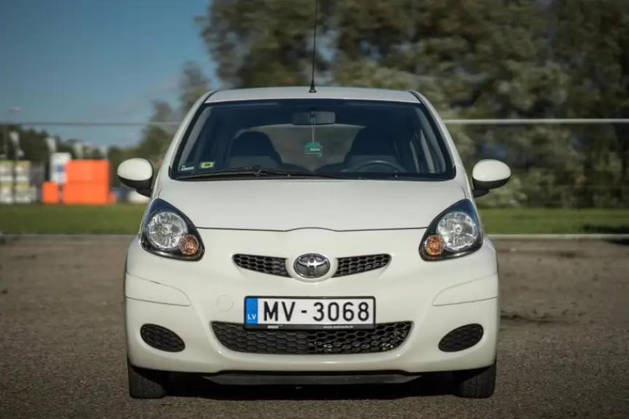 Balts Toyota Aygo 2010 Liepāja, ar dzinēja tilpumu 1.00 L un nobraukumu 94 tūkst. km par 3800 €, foto 9 vietnē AUTOMOTO.COM.LV