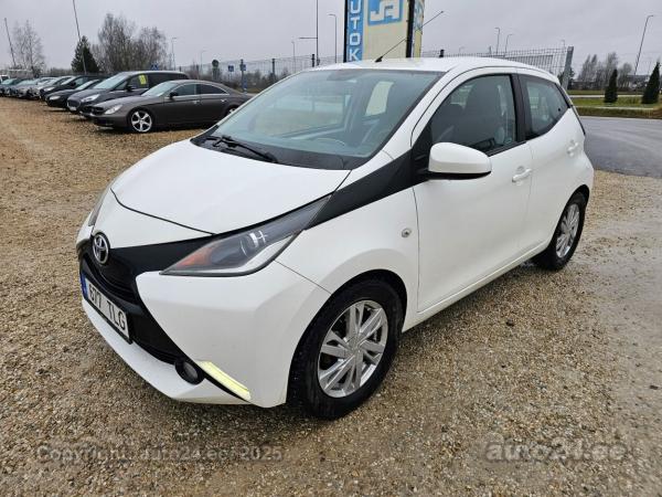 Balts Toyota Aygo 2015 Tartu, ar dzinēja tilpumu 1.00 L un nobraukumu 220 tūkst. km par 6490 €, foto 1 vietnē AUTOMOTO.COM.LV