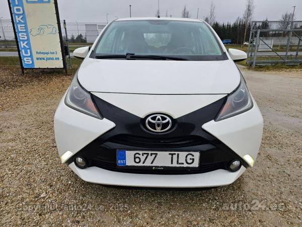Balts Toyota Aygo 2015 Tartu, ar dzinēja tilpumu 1.00 L un nobraukumu 220 tūkst. km par 6490 €, foto 2 vietnē AUTOMOTO.COM.LV