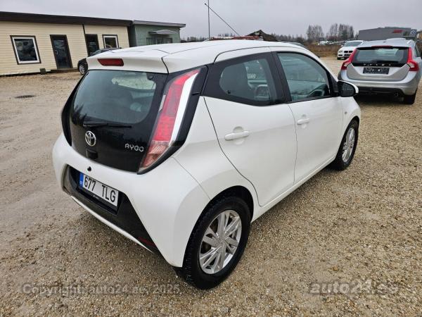 Balts Toyota Aygo 2015 Tartu, ar dzinēja tilpumu 1.00 L un nobraukumu 220 tūkst. km par 6490 €, foto 5 vietnē AUTOMOTO.COM.LV