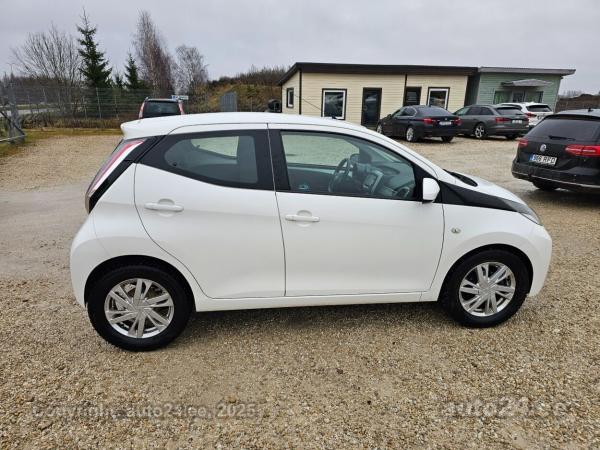 Balts Toyota Aygo 2015 Tartu, ar dzinēja tilpumu 1.00 L un nobraukumu 220 tūkst. km par 6490 €, foto 6 vietnē AUTOMOTO.COM.LV
